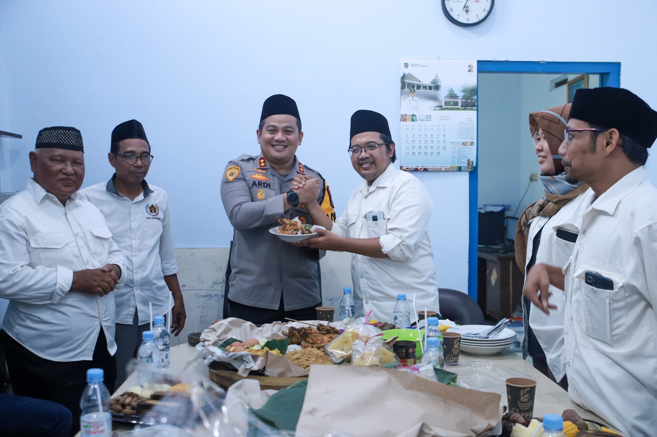 Bersama Kapolres, PWI Jombang Gelar Syukuran HPN 2025 – AIAnews.id